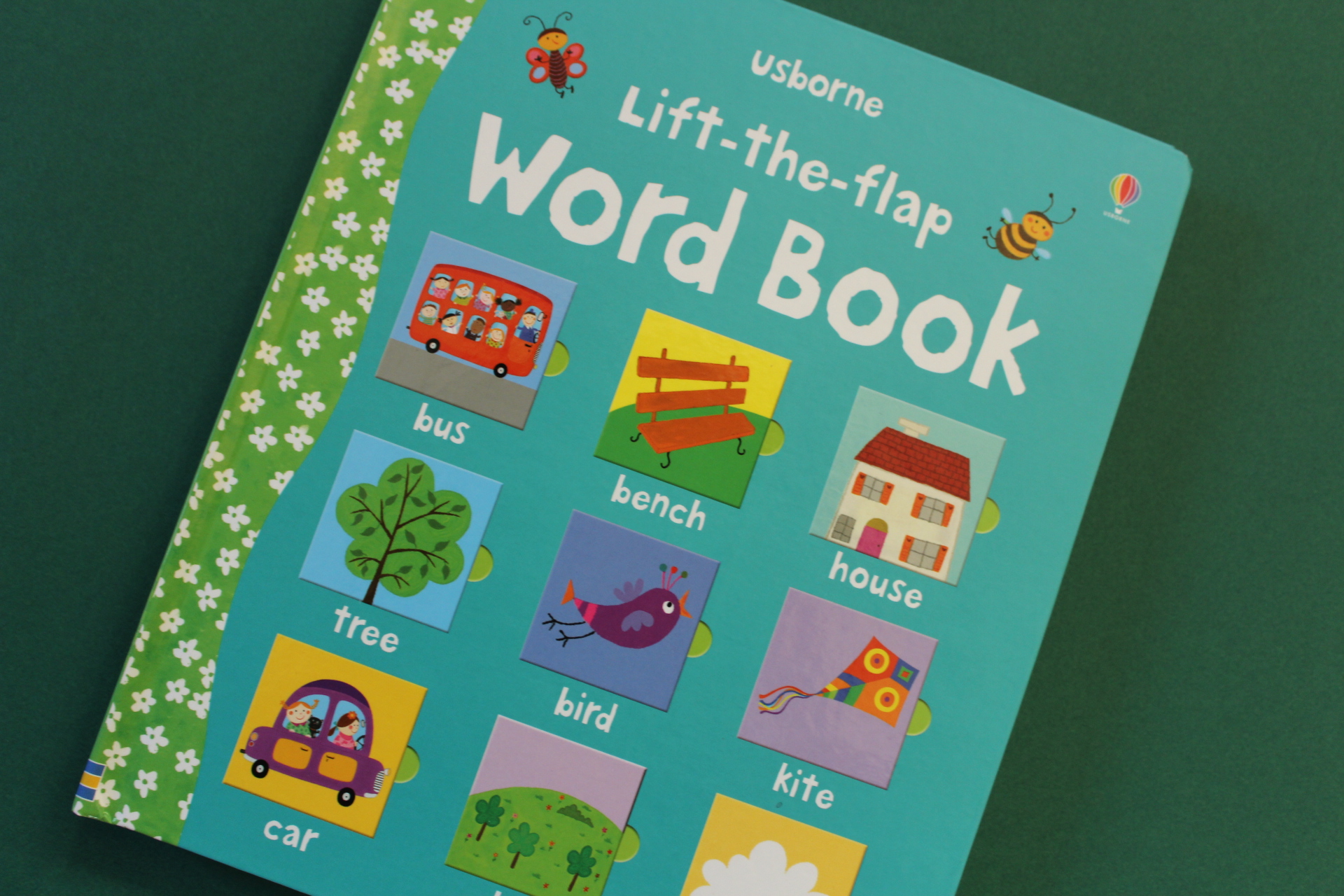WORD BOOK LIFT-THE-FLAP – Książki na czacie